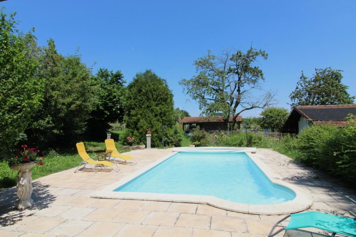 Au Domaine Paisible - Appartement De Charme Avec Piscine Au Cœur Des Vosges - Épinal