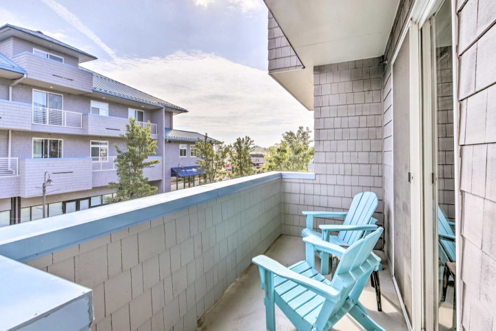 Grand Haven Condo W/ Patio < 1 Mi To Downtown - Grand Haven, MI