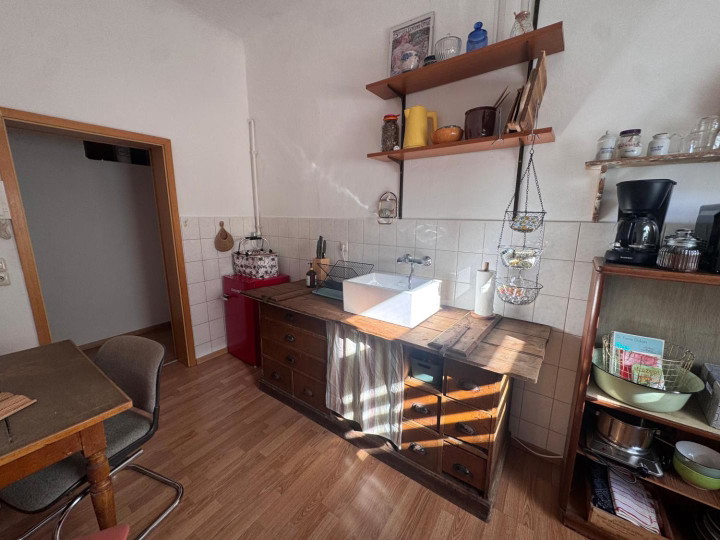 Ferienwohnung - Fahrstuhl - 2 Schlafzimmer - Küche - Wlan - Parkplatz - 6 Schlafplätze - Wanne - - Gera