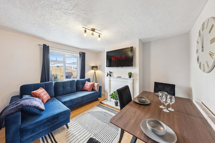 3bed, Sleeps 7, Tv In Each Room, Garden, Parking - Brentwood