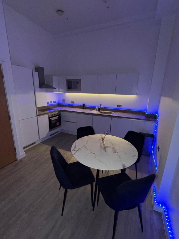 Luxury Town House Style Apartment - Salford