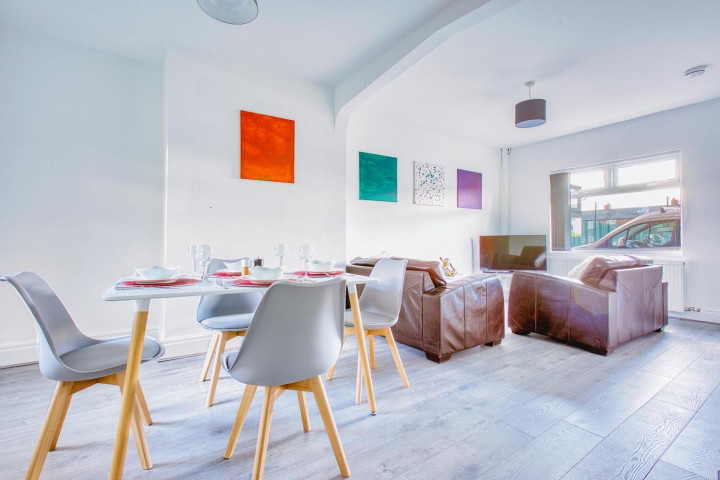 Modern 3-bed Home Sleeps 6 With Parking & Fast Wifi Perfect For Contractors & Long Stays - North Wales