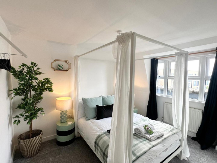 Central Flat With City Views - Newly Refurbished - Parking Included - Superfast Wifi - Bournemouth