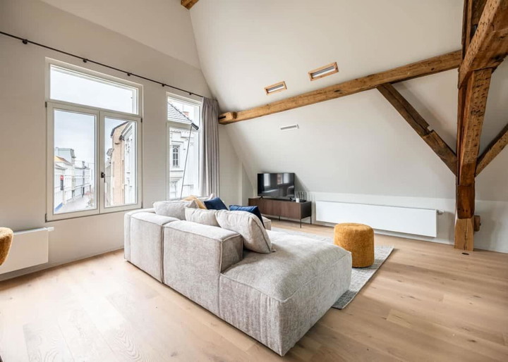 Casiola - City-view Loft With Wooden Beams And Mezzanine - Gand