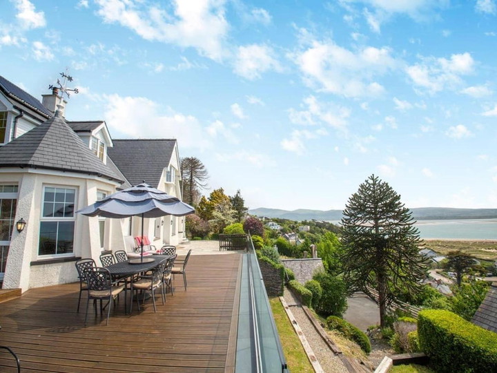 Rockcliffe - Borth