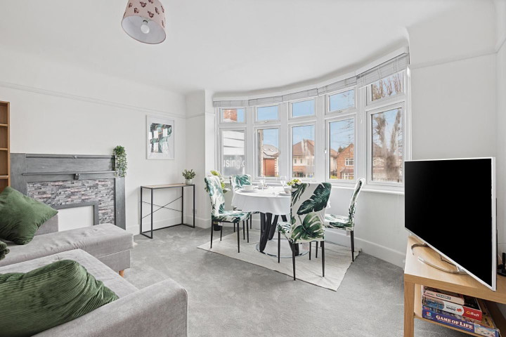 Bright 2br Apartment, Free Parking, Easy Access To Beaches & Town - Bournemouth