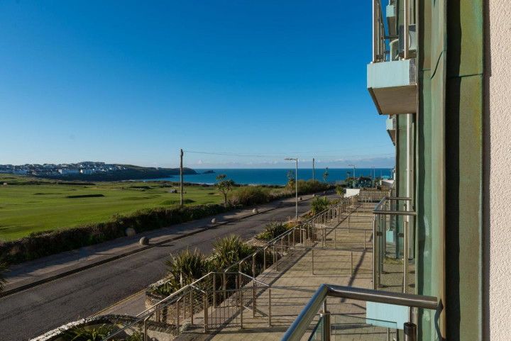 22 Zinc - Newquay
