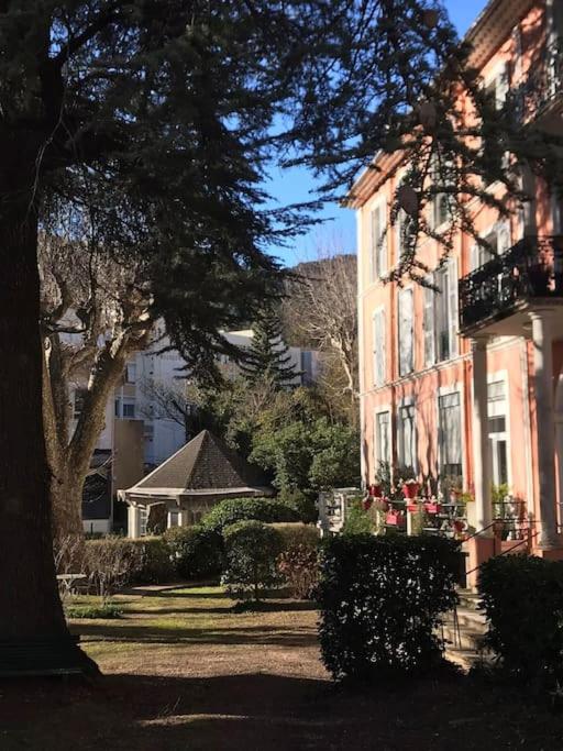 Superbe T2 Dans Un Parc Arboré - Lamalou-les-Bains