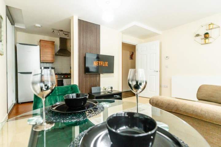 Cosy One Bed City Apartment -The Hub - Milton Keynes