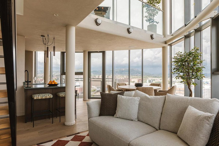Skyhigh Penthouse Panoramic Views, Bar, Luxury - Carrickfergus