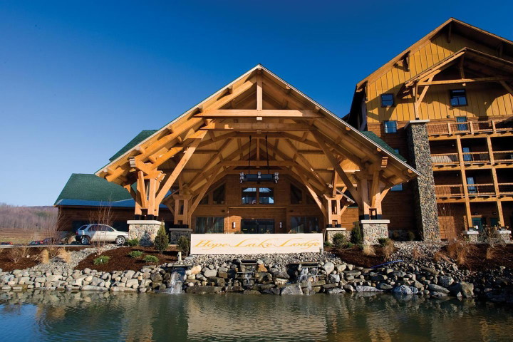 Hope Lake Lodge & Indoor Waterpark - Finger Lakes, NY