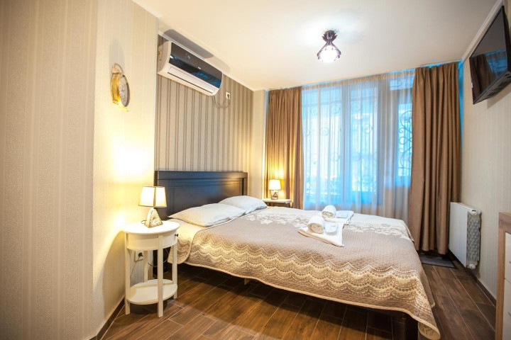 Apartment On L.meskhishvili Turn - Tbilisi