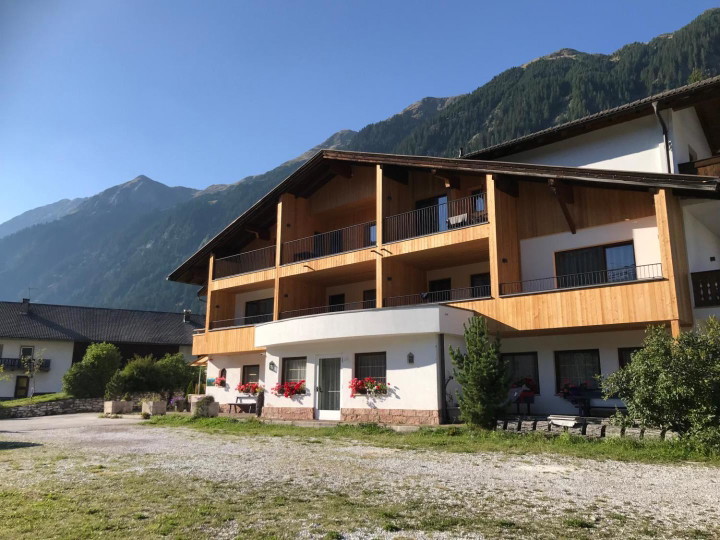 Alpenspitz Appartements - Garni - B&b - Ratschings