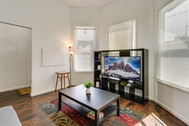 Explore The East Bay! Family-friendly Home W/ Yard - Oakland, CA