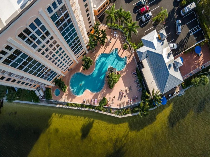 Perfect Island Escape - Beach, Pool, Restaurant & More! -Fmb-condo Island Oasis - Roelens - Bonita Springs, FL