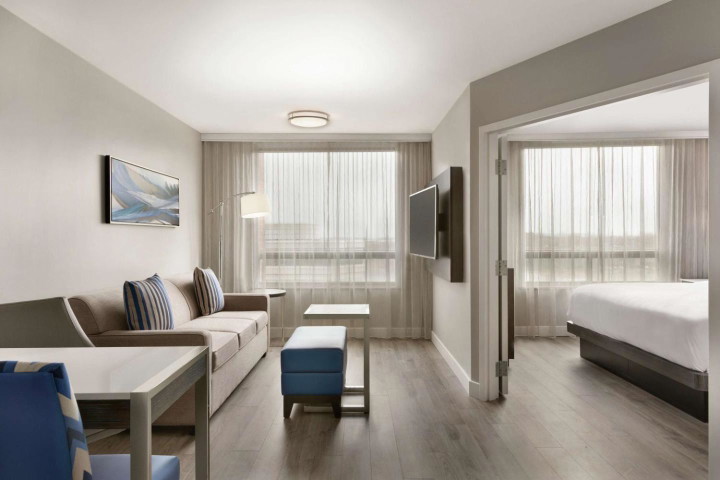 Embassy Suites By Hilton Montreal Airport - Dorval