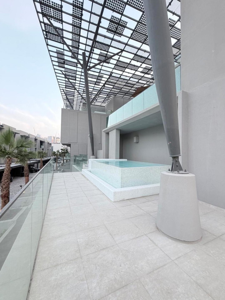 Modern 2br House , Pool , 3 Baths, Balconies - Dubai