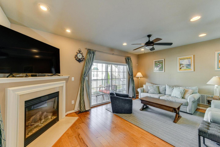 2 Mi To Beach: Townhome W/ Breezy Balcony! - Rehoboth Beach, DE