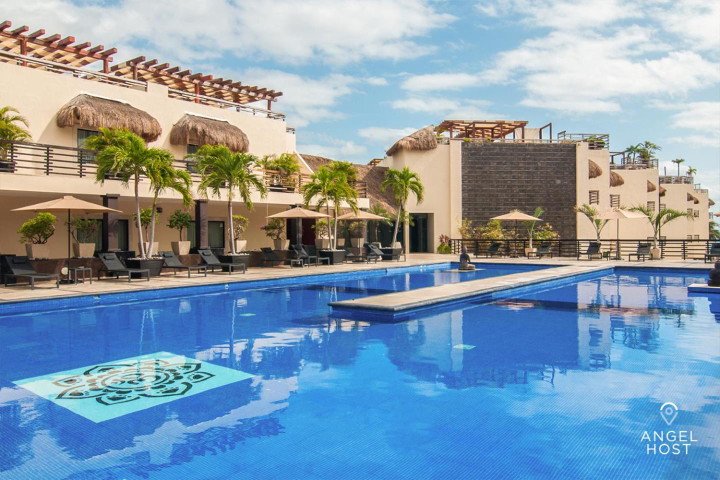 Oceanview Penthouse & Rooftop Pool Near Mamitas - Playa del Carmen