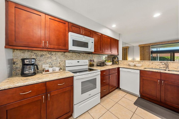 Summer Sale! Remodel 2bd Condo Pool Near Kaanapali Beach - Kaanapali Royal H101 - Lahaina, HI