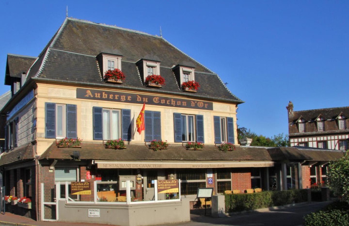 Logis Hôtel Restaurant Le Cochon D'or - Honfleur