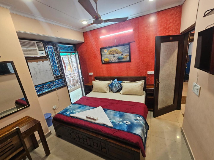 Gautam Nagar Homestay Near Aiims Hospital - 