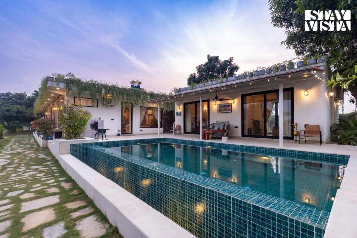 Stayvista's Bagaan Farm Stay - 4bhk Pet-friendly Villa With Home Theatre - Gurgaon