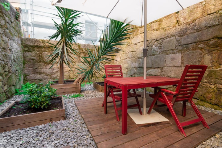 Low Cost Parking - Private Garden - Almada 392 - Matosinhos