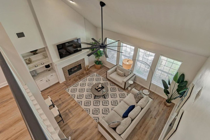 The Woodlands 4br Executive Retreat - Ev, Baby & Pet Friendly, Near Hospitals & Shopping - The Woodlands, TX