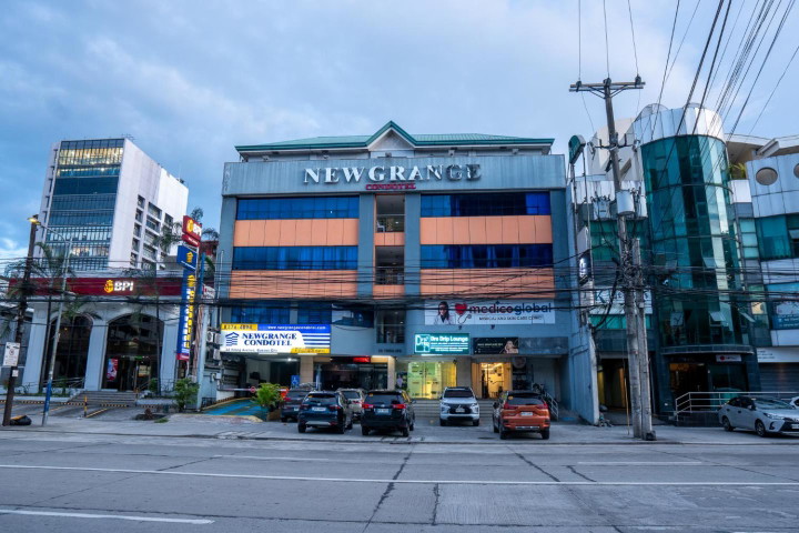 Newgrange Condotel - Ortigas Center