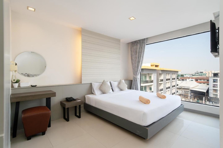 Leenova Hotel - Phra Khanong