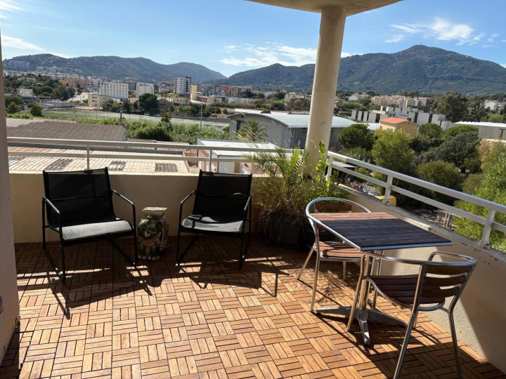 T3 à Ajaccio - 2 Chambres Avec Terrasse Et Parking Gratuit Proche Du Centre Ville Et Des Plages - Ajaccio