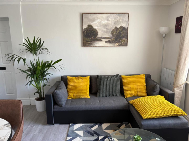 Cosy & Exclusive 1bd Crumpsall Flat, Sleeps 4 - Oldham