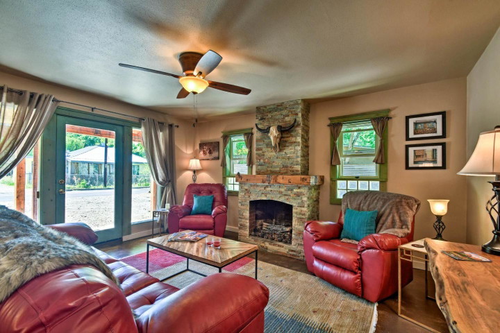 Cozy Home W/ Media Room: Short Walk To Taos Plaza! - Taos, NM
