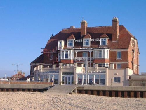 Pier Hotel - Beccles