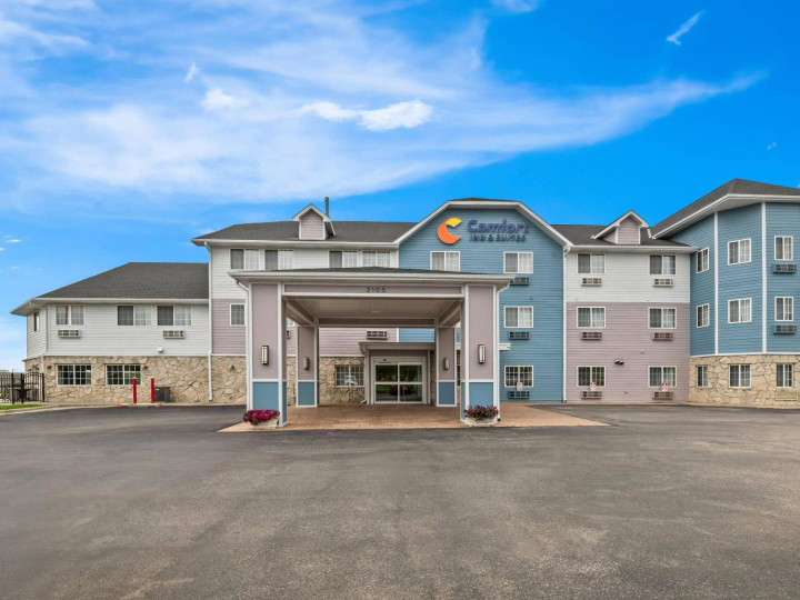 Comfort Inn & Suites Bellevue - Omaha Offutt Afb - Council Bluffs, IA