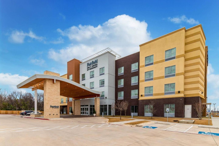 Fairfield Inn & Suites By Marriott Gainesville I-35 - Lake Texoma