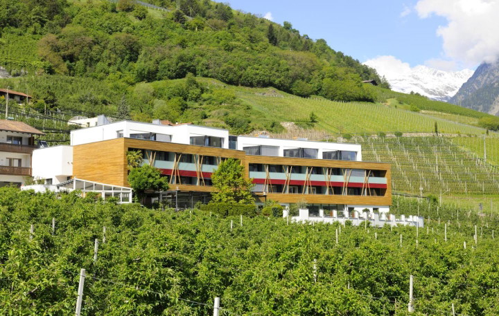 Bio & Wellnesshotel Pazeider - Healing Garden Above Meran - Merano