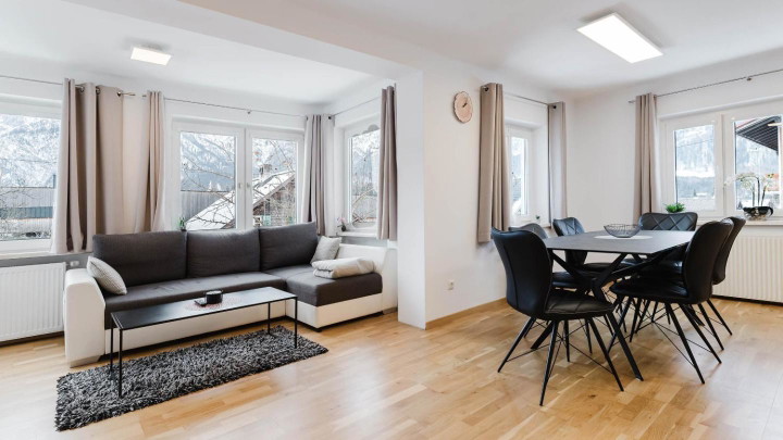 Moderne Ferienwohnung Mit Bergblick - Hallstatt