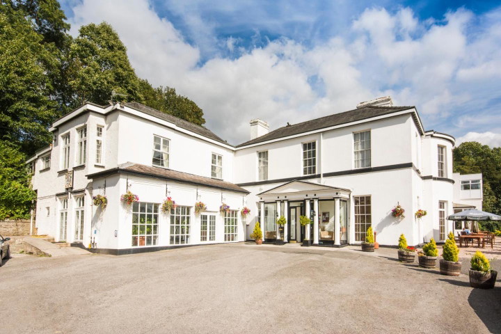 The Manor Hotel - Abergavenny