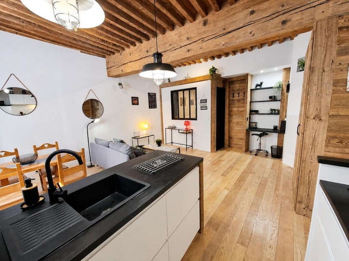 Côté Cour T2 40 M2 Au Du Centre Historique De Chambéry - La Motte-Servolex