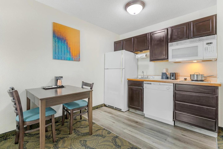 Mainstay Suites Madison Airport - Wisconsin