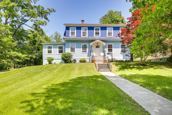 Historic Poughkeepsie Home Near Arlington & Vassar - Poughkeepsie, NY