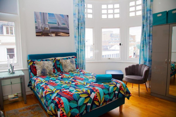 High Street 3br City Views Near Beach - Groups, Families, Contractors - Wimborne Minster