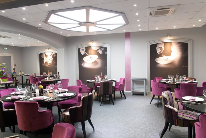 Logis Hôtel De France Restaurant Le Lucullus - Lussac-les-Châteaux