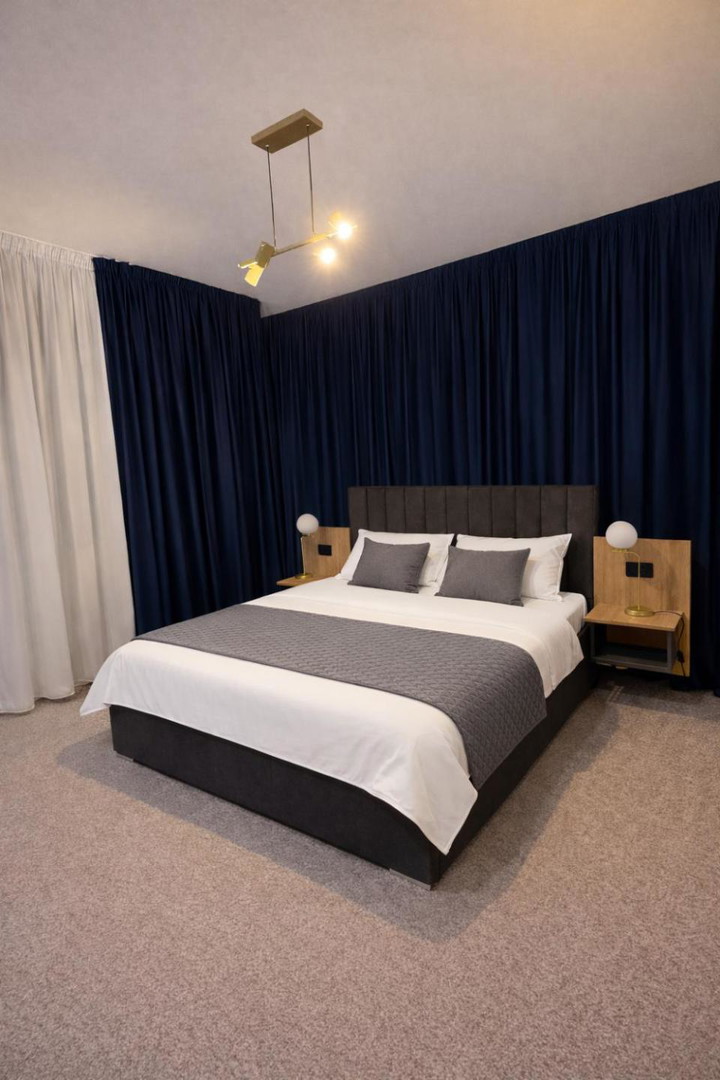 Elmax Aparthotel - Craiova