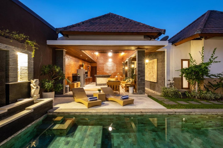 Lapiz Lazuli - Seminyak