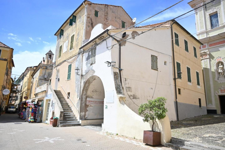 House Overseas - Sanremo