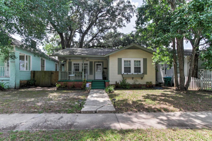 Cozy Gulfport Home: Walk To Beach, Marina & Casino - Gulfport, MS