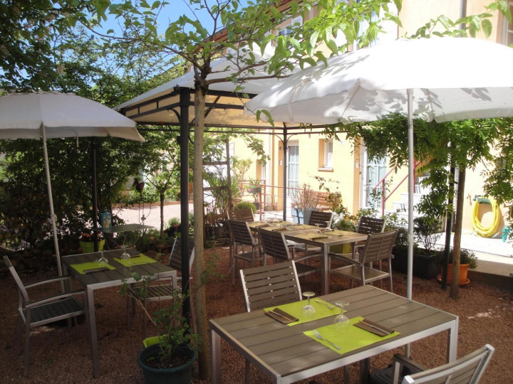 Hôtel Restaurant Le Marronnier - Romanèche-Thorins